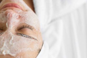 Peeling: para que serve e quais os principais tipos? - Instituto da Pele